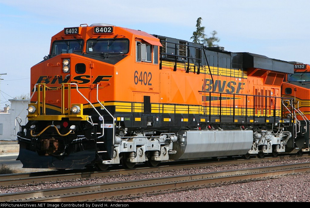 BNSF 6402